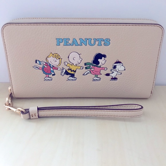 Coach | Bags | Coach X Peanuts New Zip Around Wallet Wristlet Snoopy ...